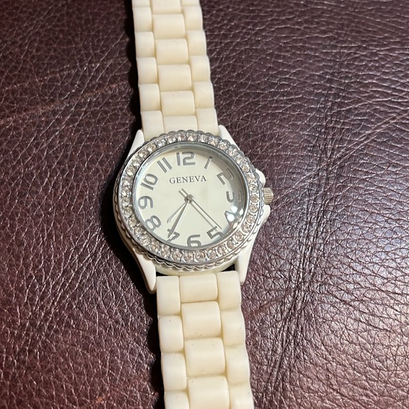 Geneva | Accessories | Geneva Ladies Watch White Rubber Band Needs ...